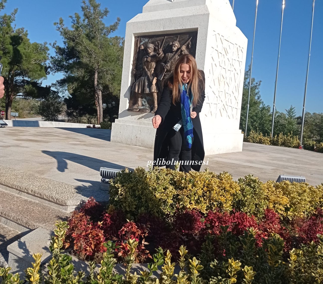 Azerbaycanlı sanatçıya ülkesinden getirilen toprak sürprizi – Gelibolu ...